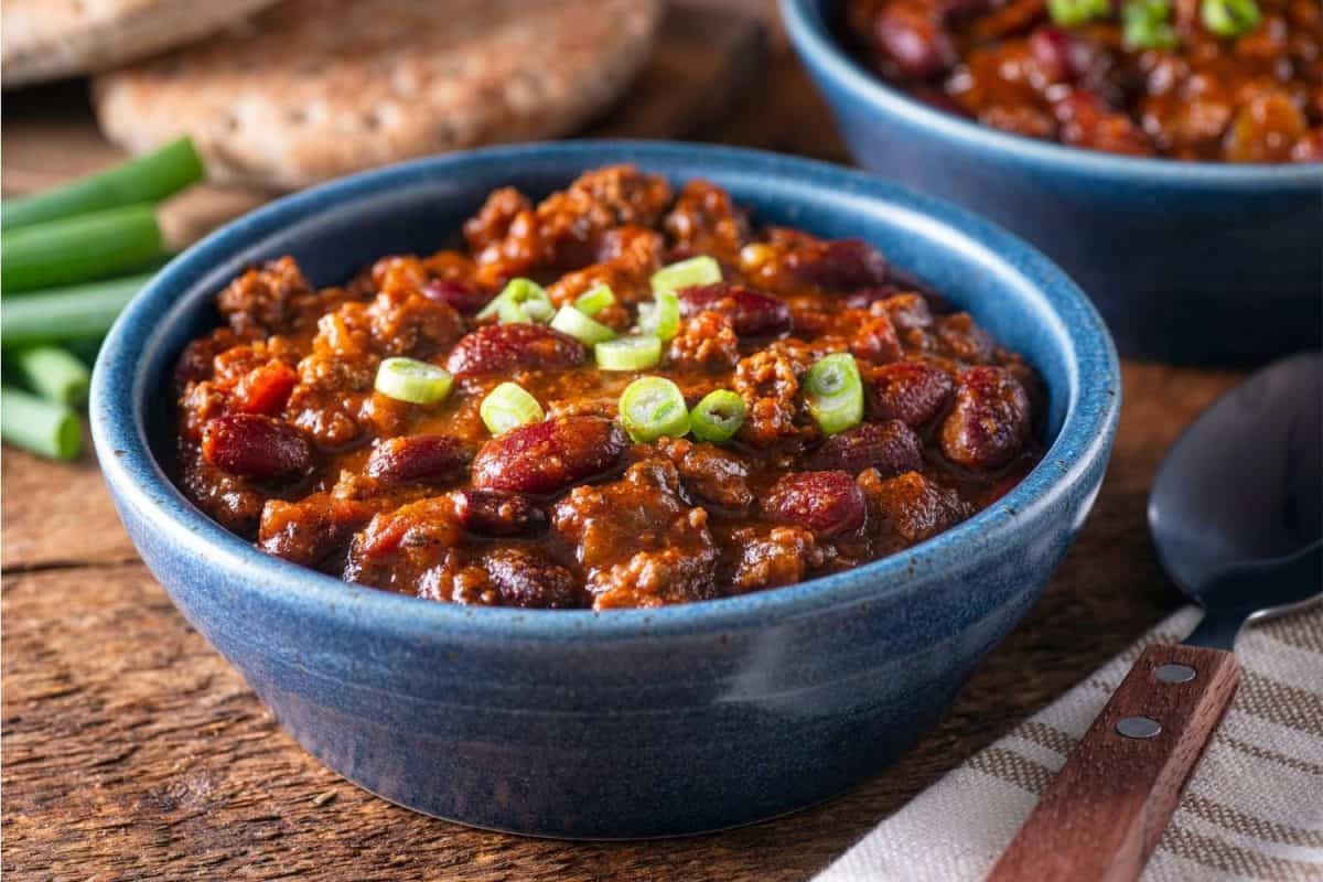 Hormel Chili with Beans Recipe - Jane's Kitchen: Real Chef Recipes for ...