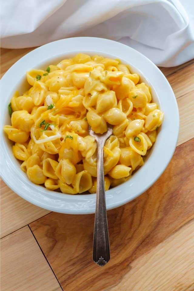 Velveeta Shells and Cheese Recipe - Jane's Kitchen: Real Chef Recipes ...