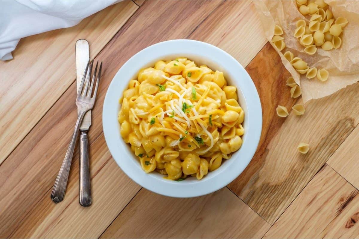 Velveeta Shells and Cheese Recipe - Jane's Kitchen: Real Chef Recipes ...